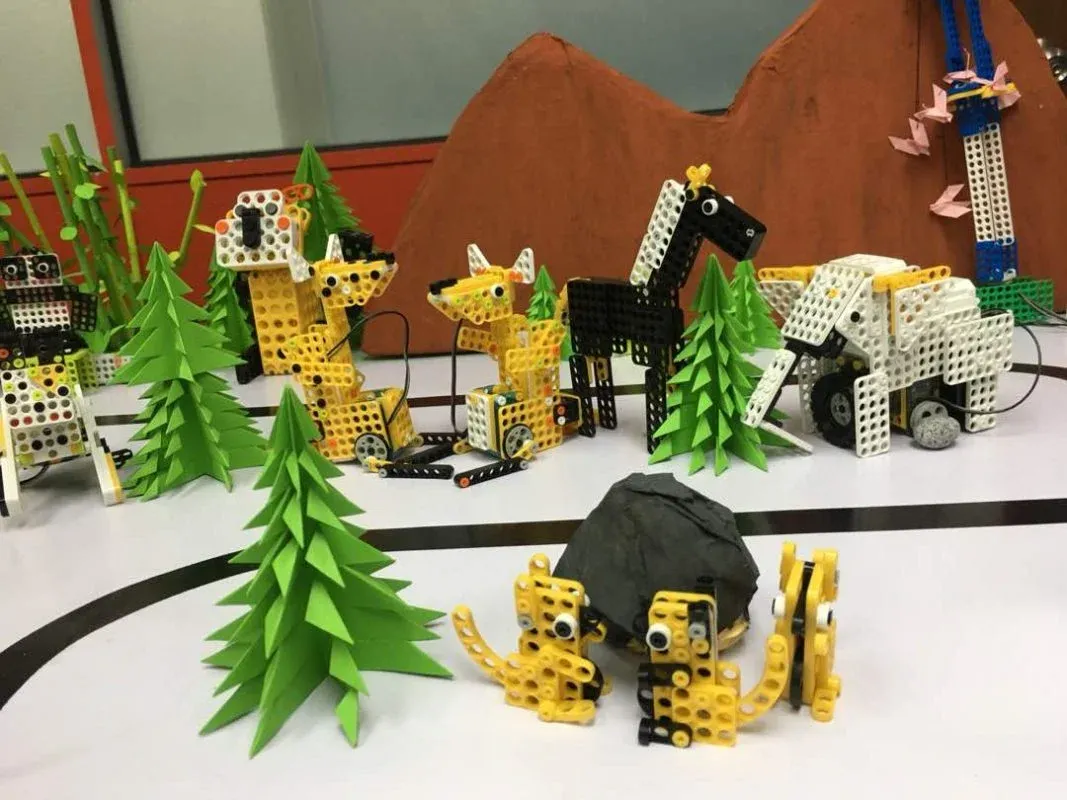 Nature Bots: Imagine, Design, Invent (Half Day) - Aug 18th - Aug 22nd - AI & Robotics Academy